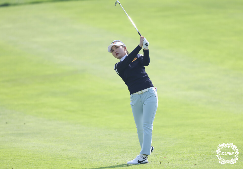 [KLPGA] 이예원, 롯데렌터카 2R 9언더파 5타차로 우승 시동...정소이, 6타 잃고 공동 4위