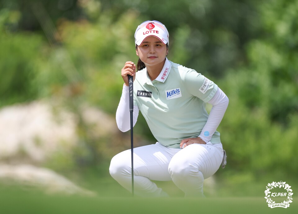 [KLPGA]E1채리티 첫날, '흥행카드' 방신실, 최혜진에 2타차 공동선두