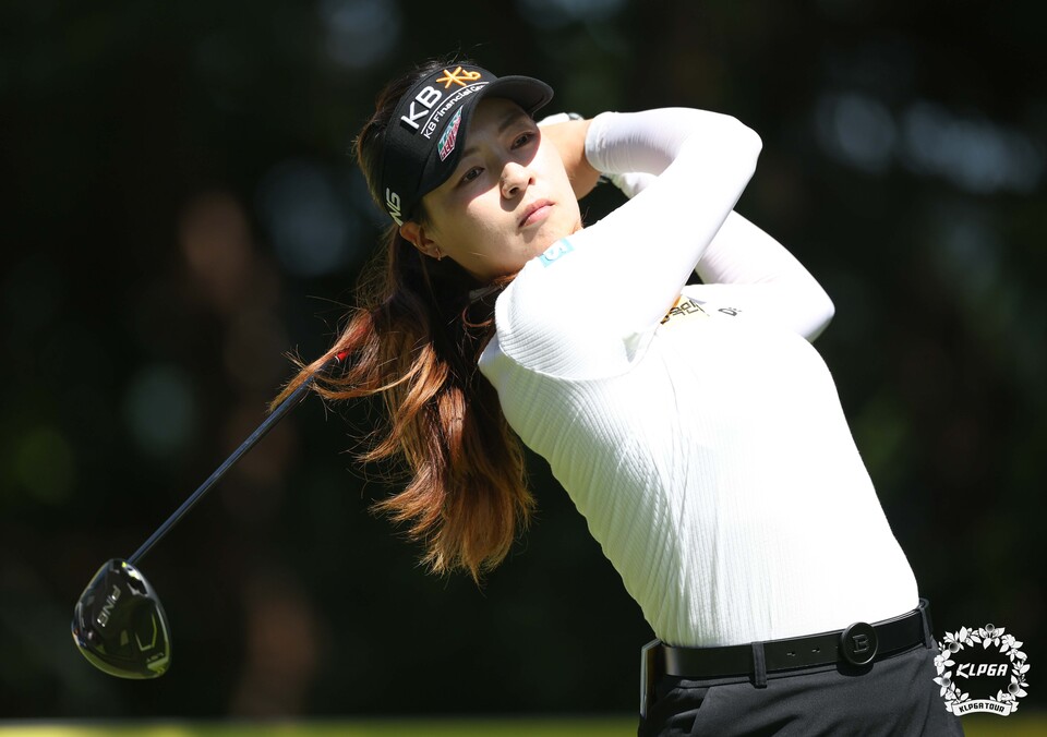 [KLPGA]전인지, KB금융 스타 챔피언십 첫날 선두와 2타차 공동 9위