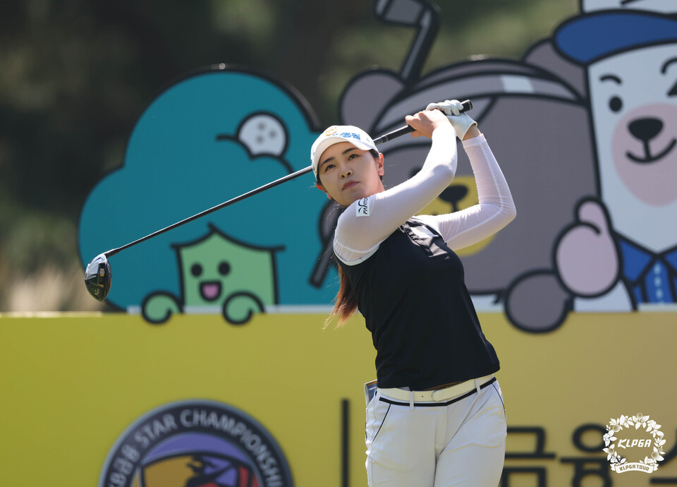 [KLPGA]이가영, 2승 눈앞...KB금융 스타챔피언십 3R 2위와 1타차 선두