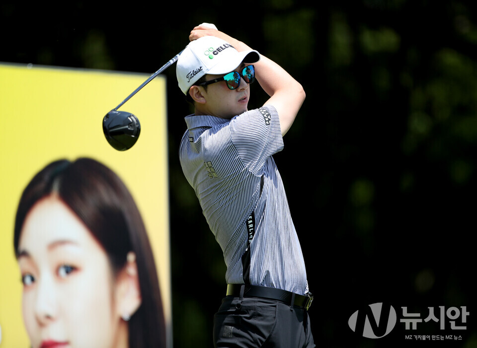 '무명' 안준형, KPGA KB금융 리브 첫날 '깜짝' 선두