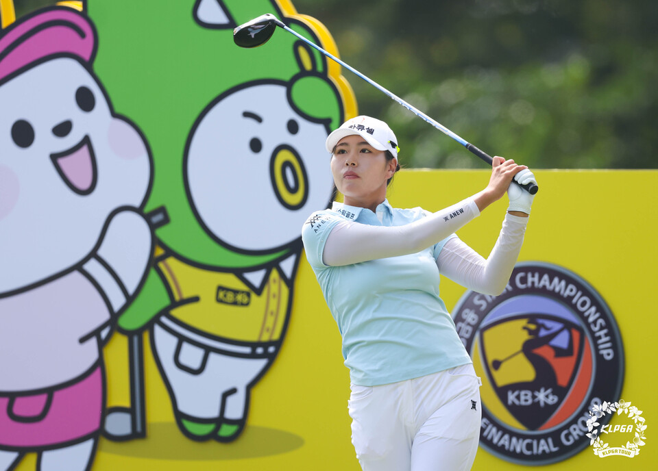 '루키' 유현조, '24전 25기' 첫 우승하고 눈물 '펑펑'...KLPGA KB금융