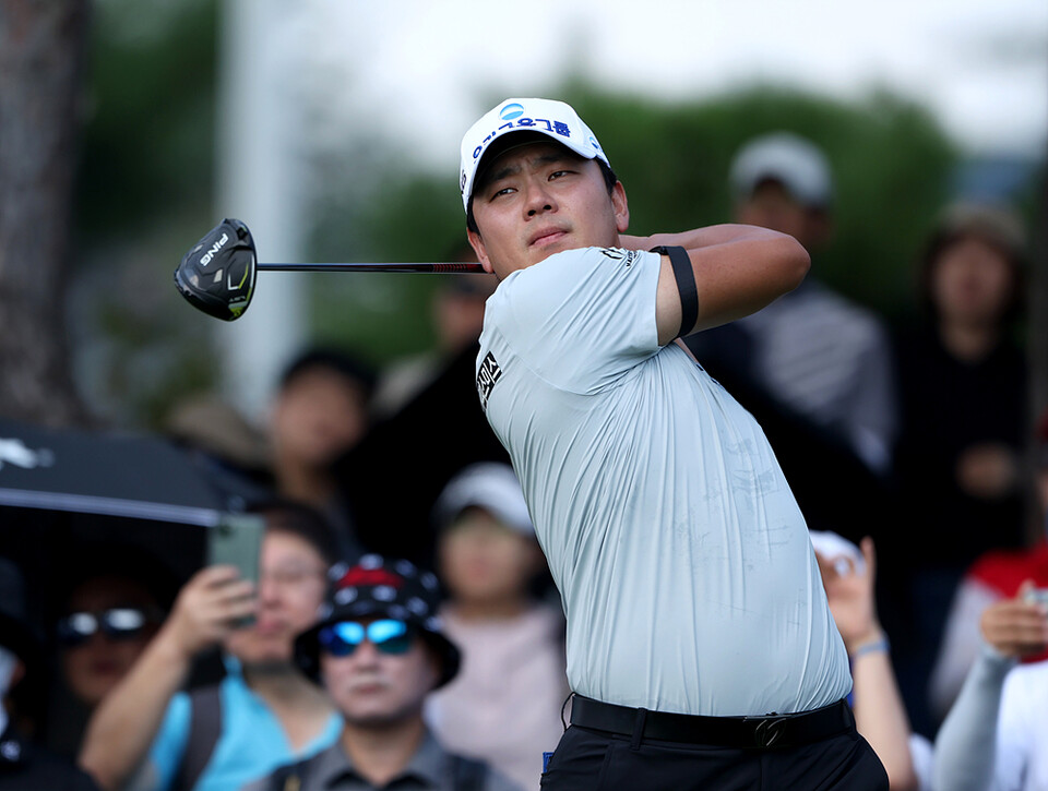 이정환, KPGA 6년만에 우승 '초읽기'...골프존-도레이, '무빙데이' 2타 차 선두