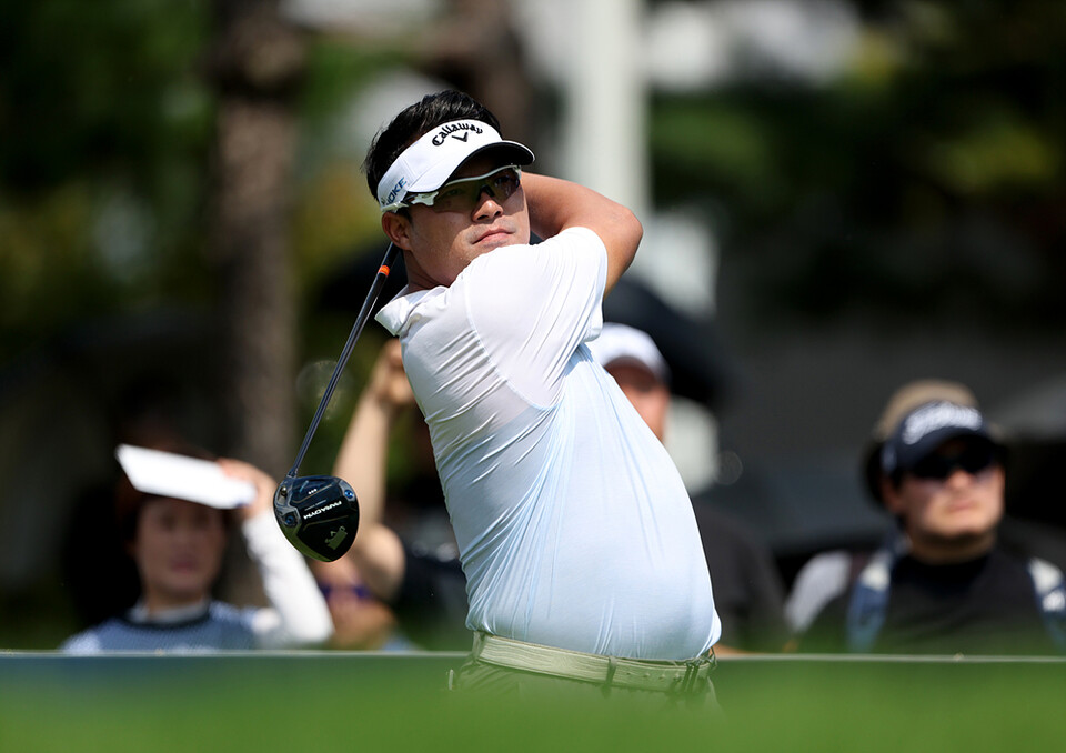 이정환, KPGA 6년만에 우승 '초읽기'...골프존-도레이, '무빙데이' 2타 차 선두