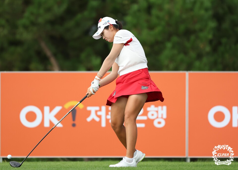 '루키' 이동은, KLPGA 첫 승 보인다...OK, 3타 차 단독선두