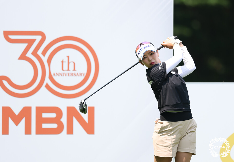 '아이언 귀재' 정윤지, 3년만에 KLPGA투어 우승...Sh수협은행 MBN 여자오픈