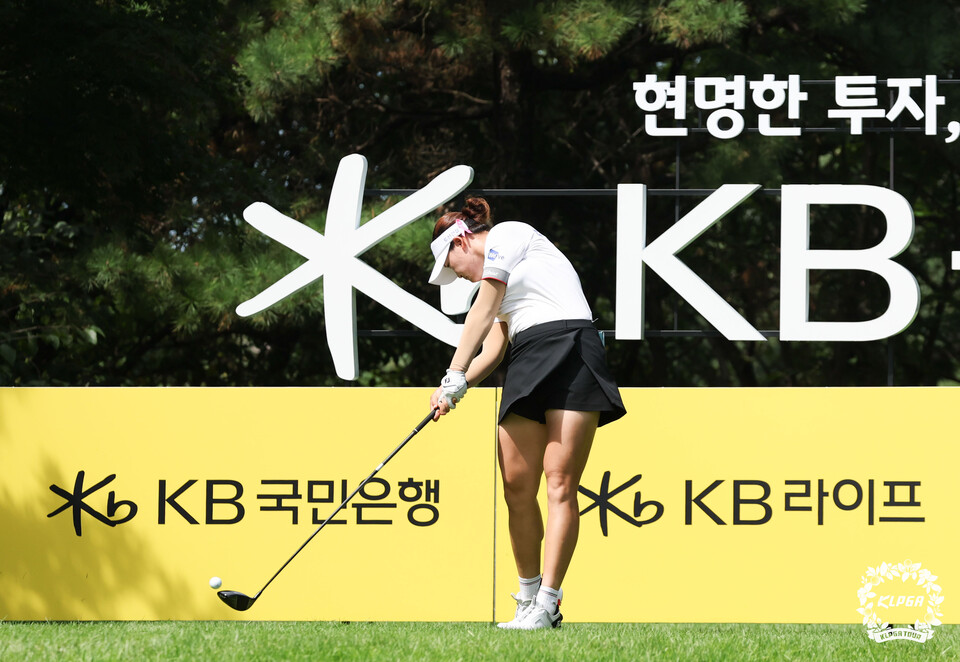 문정민, 1년 만에 우승 시동...KLPGA KB금융 스타챔피언십