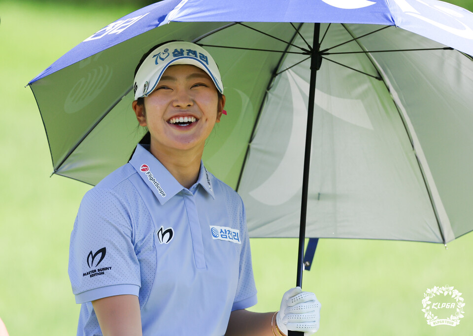 유현조, KLPGA KB금융 스타챔피언십 2연패 '청신호'...2타 차 선두