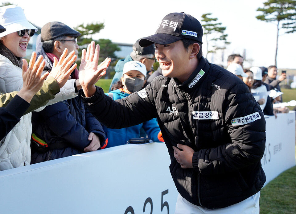 KPGA '제네시스 대상' 옥태훈..."PGA Q스쿨 최종전 준비할 것"