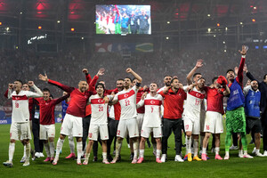 [FIFA 211개국 최고의 축구 선수들 [15] ] 튀르키에의 하칸 쉬퀴르